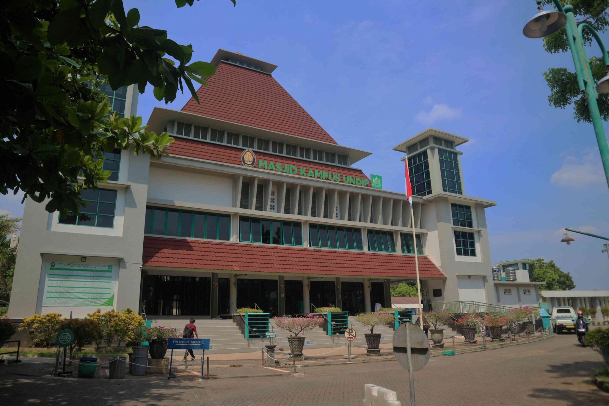 Fasilitas - Universitas Diponegoro